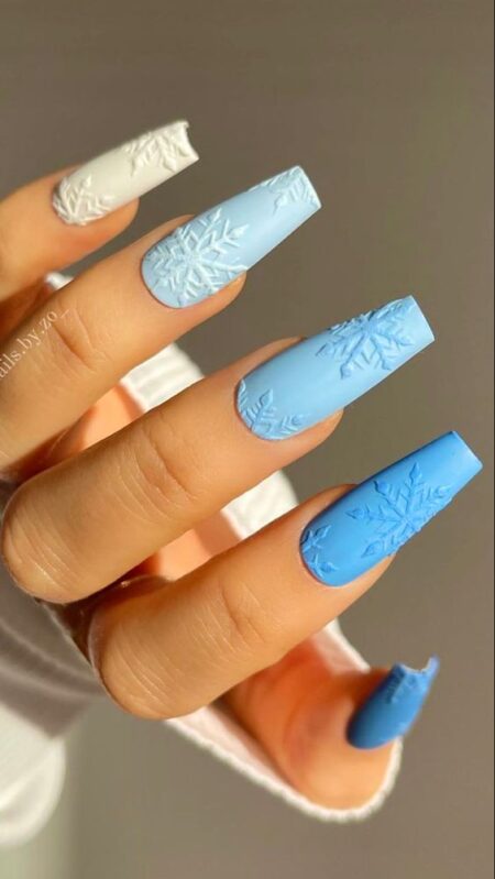 21 Hottest Winter Nail Ideas You Can't Miss for 2025